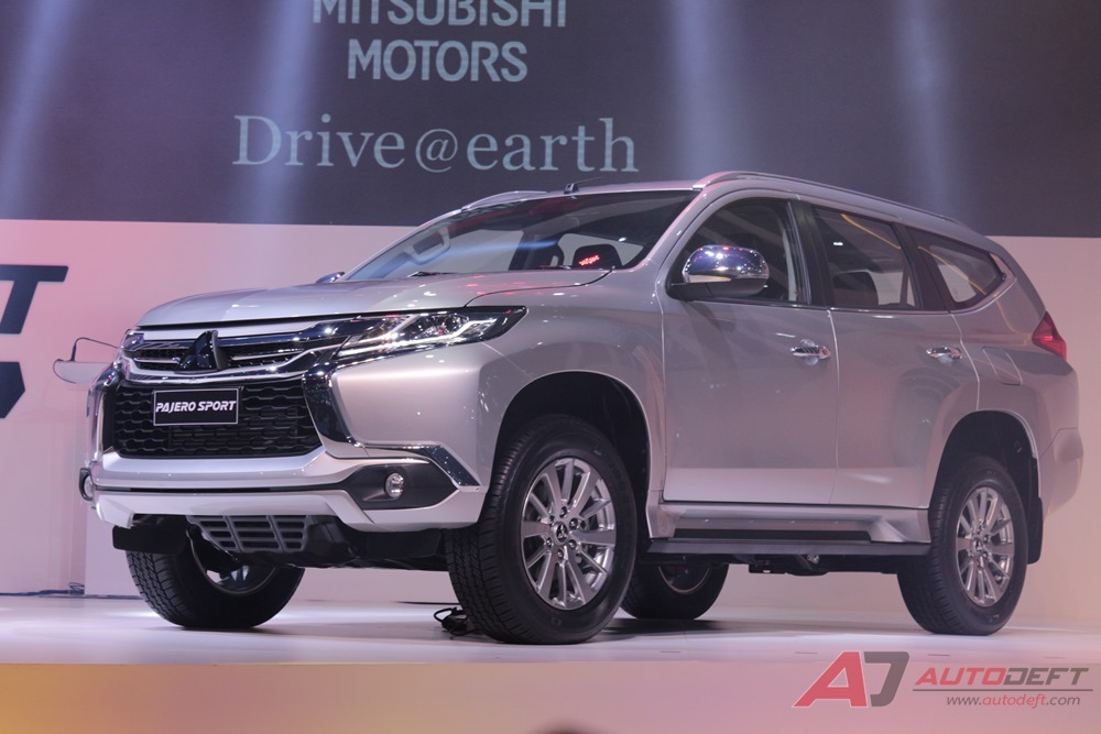 Deft Versus : เปรียบมวย Trio PPV - Toyota Fortuner + Mitsubishi Pajero Sport เกาเหลากับ Ford ...